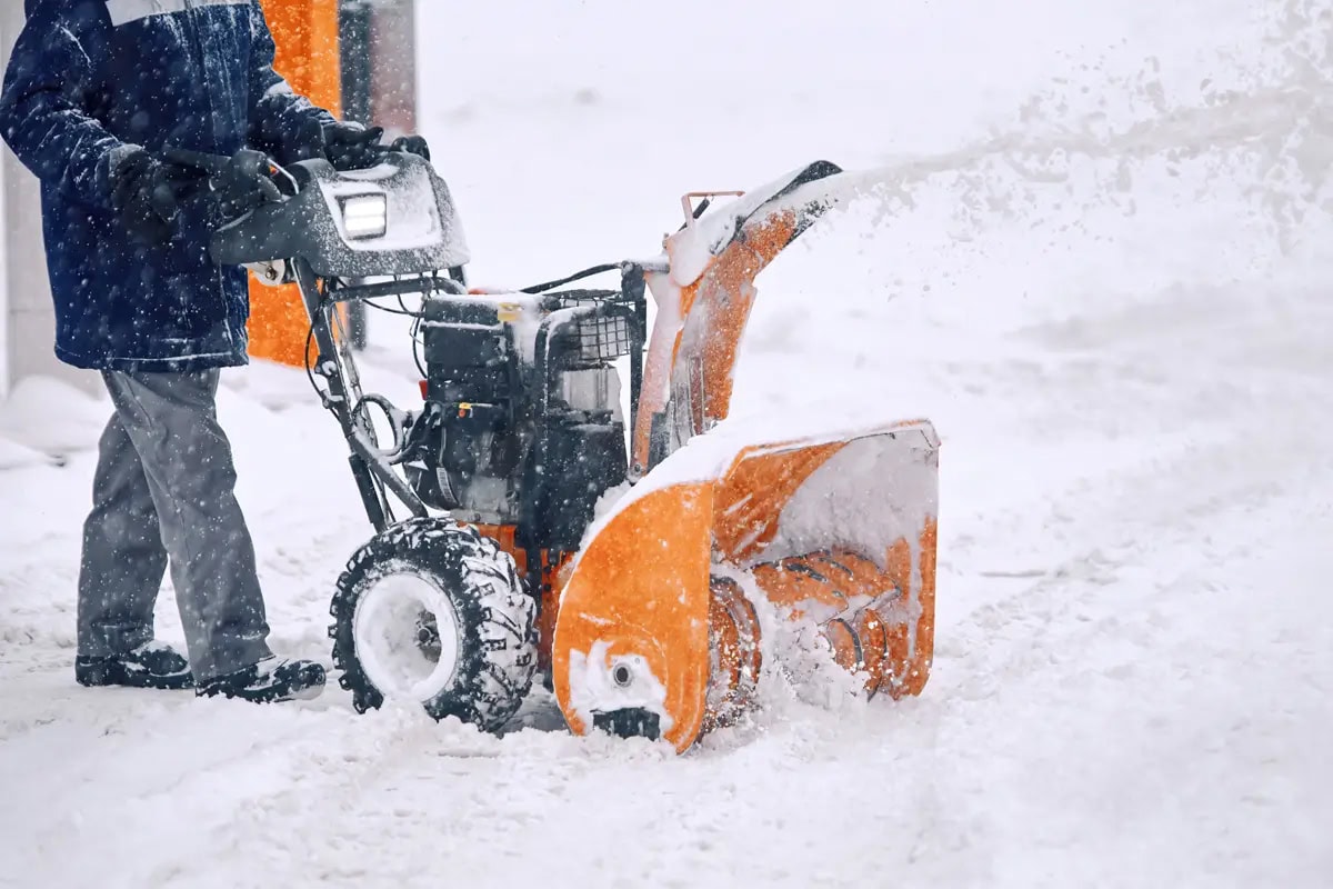 The Best Snow Blowers for Gravel Driveways in CT
